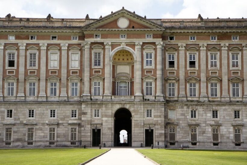 Naples: Caserta Royal Palace & Historic Center Day Trip - Deep Dive into the Itinerary
