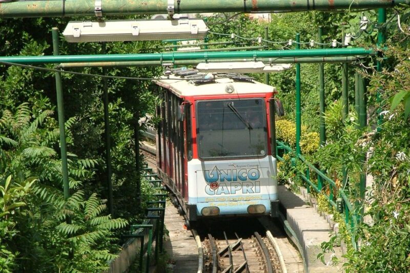 Naples: Day Trip to Pompeii and Capri - FAQs