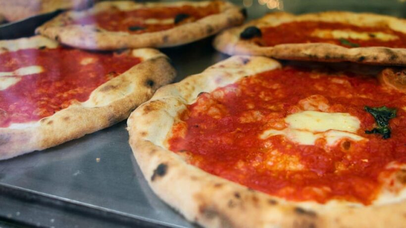 Naples: guided tour of Spaccanapoli and street-food tasting - Key Points