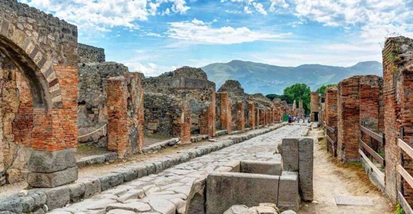 Naples: Half-Day Pompeii Tour - Key Points