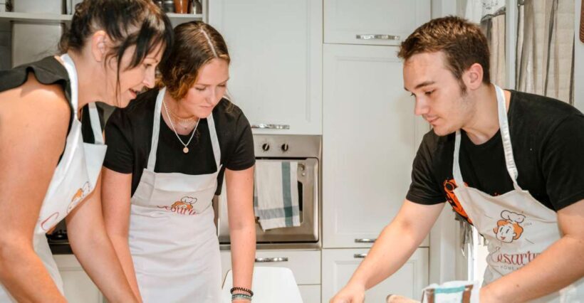 Naples: Pasta and Tiramisu Class at a Local's Home - In-Depth Breakdown of the Itinerary