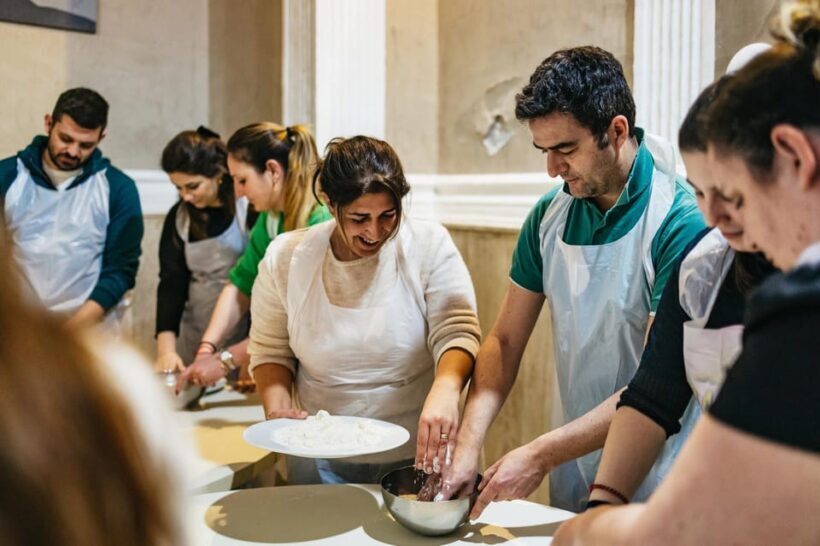 Naples: Pizza-Making Workshop with Drink and Appetizer - An Authentic Taste of Naples in Just Two Hours