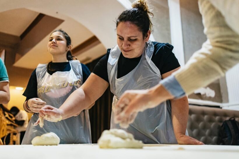 Naples: Pizza-Making Workshop with Drink and Appetizer - FAQs