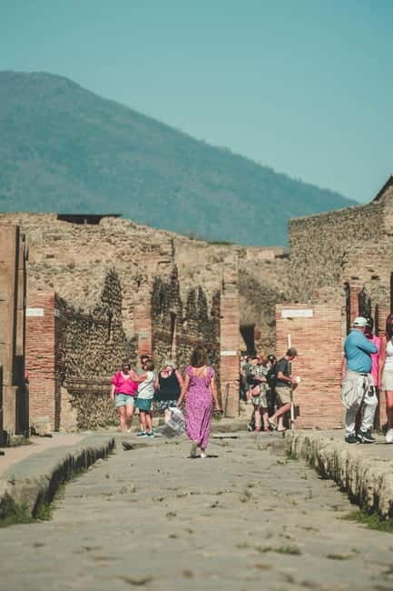 Naples: Pompeii Skip-the-Line Ticket with Round-Trip Bus - Why Choose This Tour?