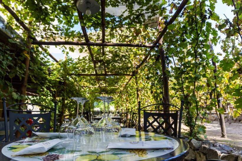 Naples: Pompeii Wine Tasting With Lunch - The Scenic Setting and Convenience