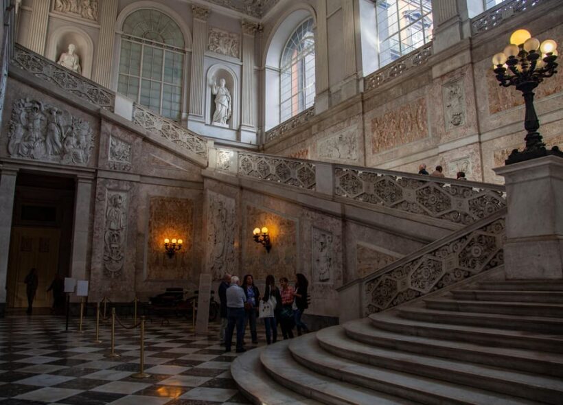 Naples: Royal Palace and Spanish Quarter Guided Tour - Key Points