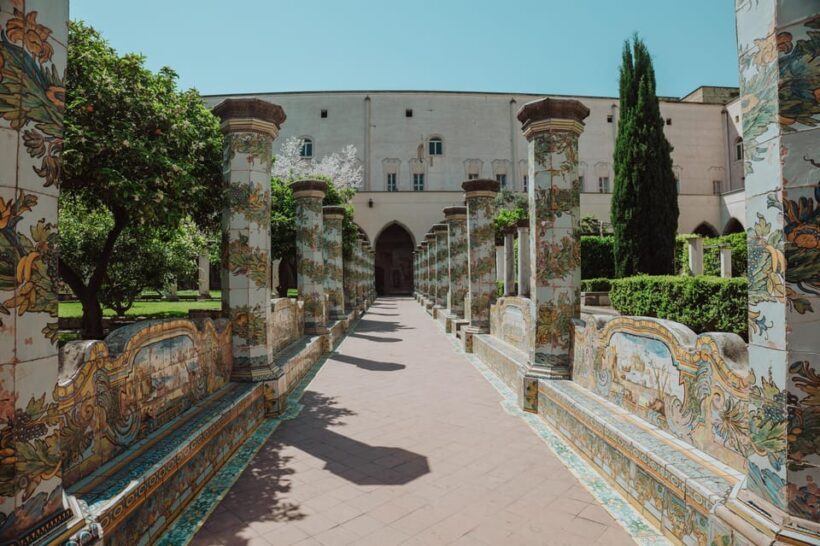 Naples: Santa Chiara Cloister Guided Group Tour - Discovering the Santa Chiara Cloister