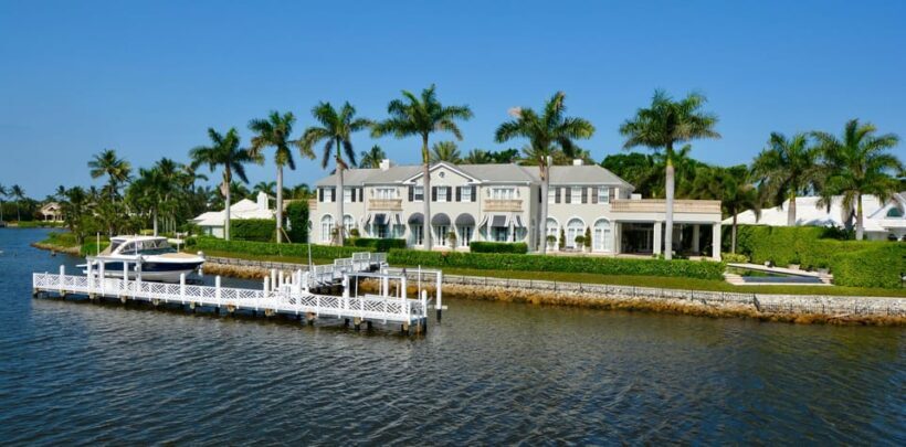 Naples: Sightseeing Day Cruise on the Gulf of Mexico - Onboard Amenities
