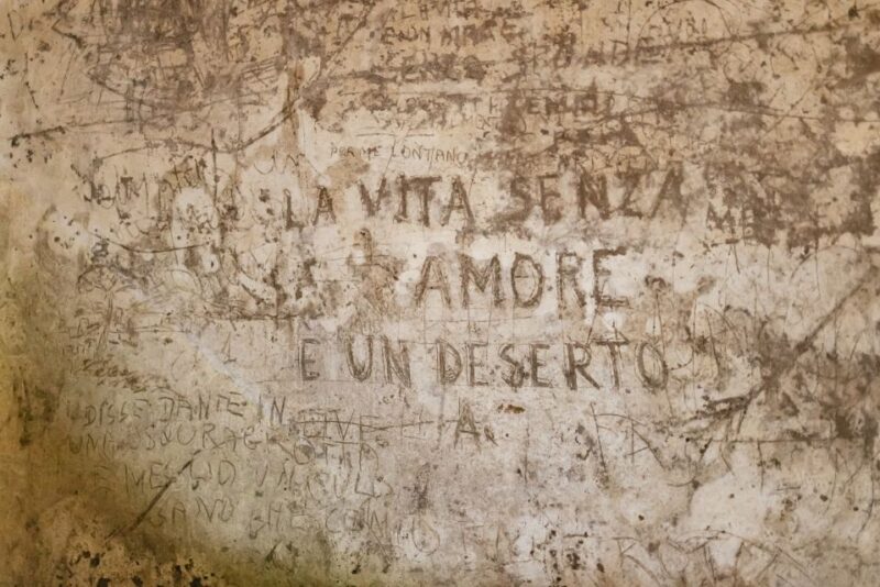 Naples: Spanish Quarters Underground Guided Tour - FAQ