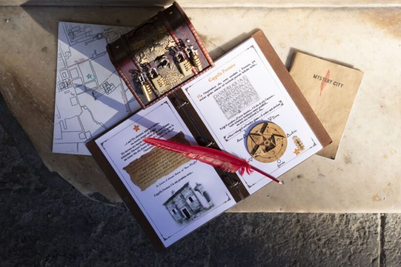 Naples: The Path of the Immortals Treasure Hunt Walking Tour - Key Points