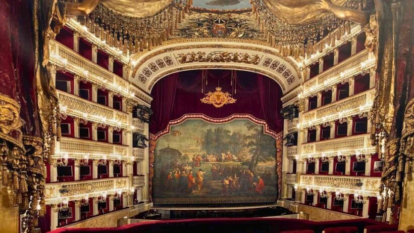 Naples: tour between Maschio Angioino and Plebiscito square - Exploring Naples on a Short but Sweet Schedule