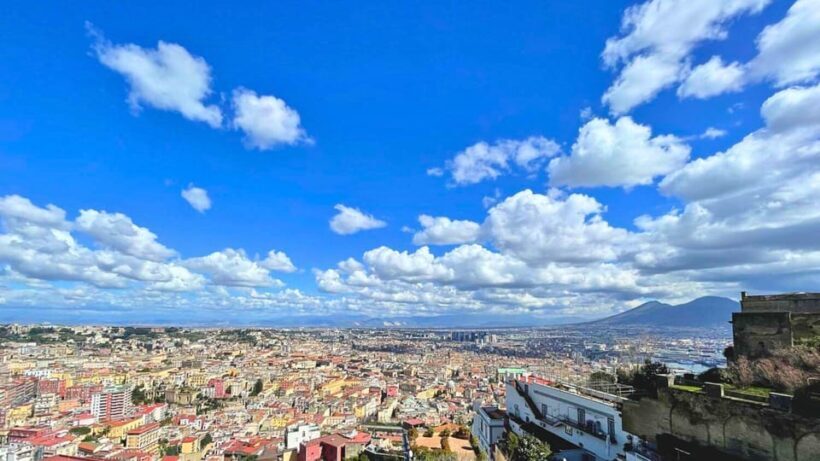 Naples: tour in Vomero and Chiaia with funicular railway - Key Points