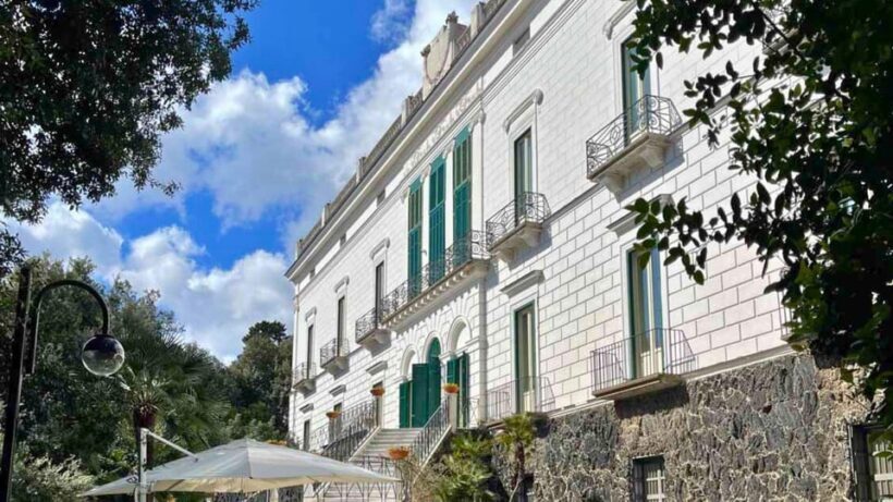 Naples: tour in Vomero and Chiaia with funicular railway - FAQ