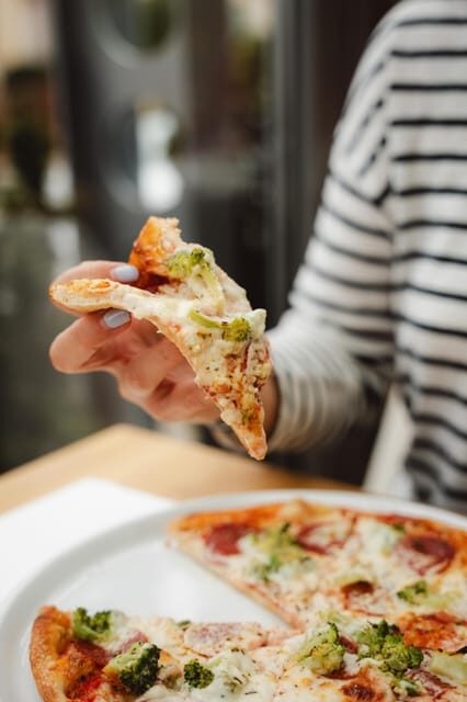 Naples: Tour with Pizza and Sfogliatella Tasting - FAQs
