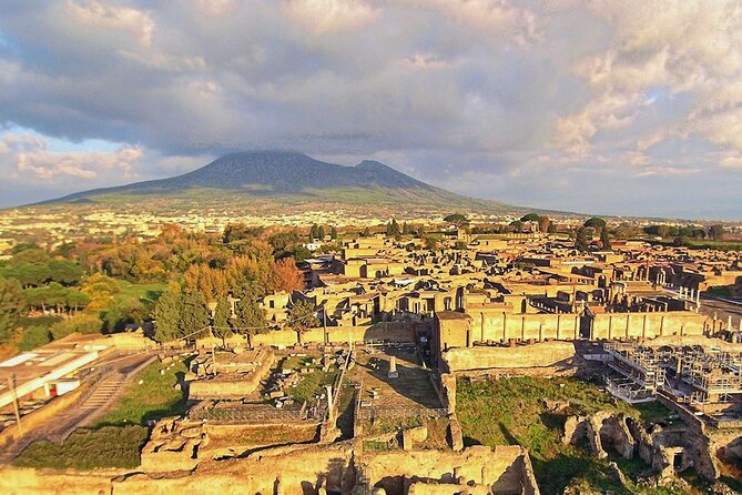 Naples transfer to Pompeii guided tour and Back - Key Points
