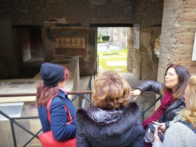 Naples: Visit Pompeii with a private professional guide 2hrs - Key Points