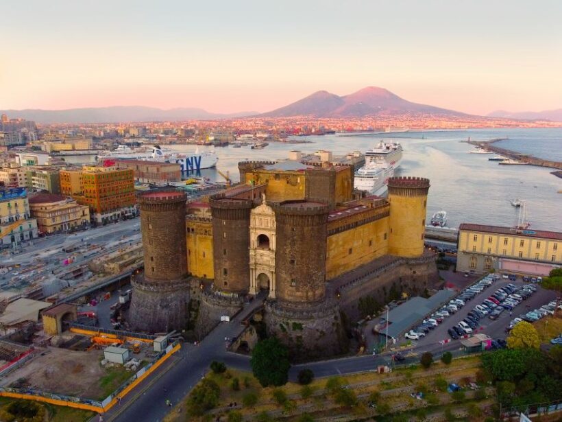 Naples: walk to Naples with local guide - Key Points