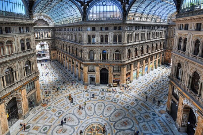 Naples: walk to Naples with local guide - Spaccanapoli: Walking Through the Heart of the Old Town