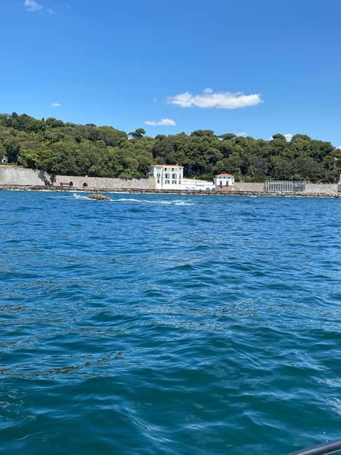 Napoli: Voices of the Sea: Naples Coast Boat Tour Audio - The Practical Side: Logistics and Tips