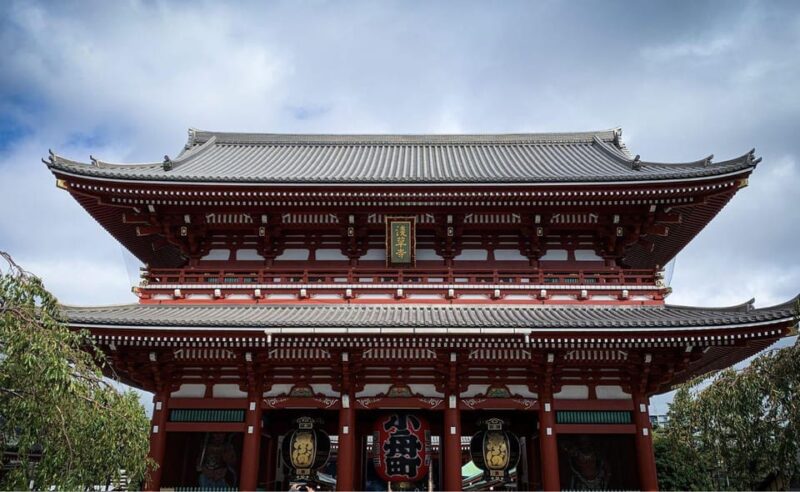 Nara: Private City Tour With A Local Guide - Marveling at the Colossal Todai-Ji Temple