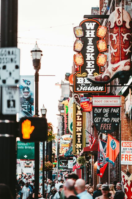Nashville: Broadway Boyfriends Bar Crawl - What’s Included and What’s Not