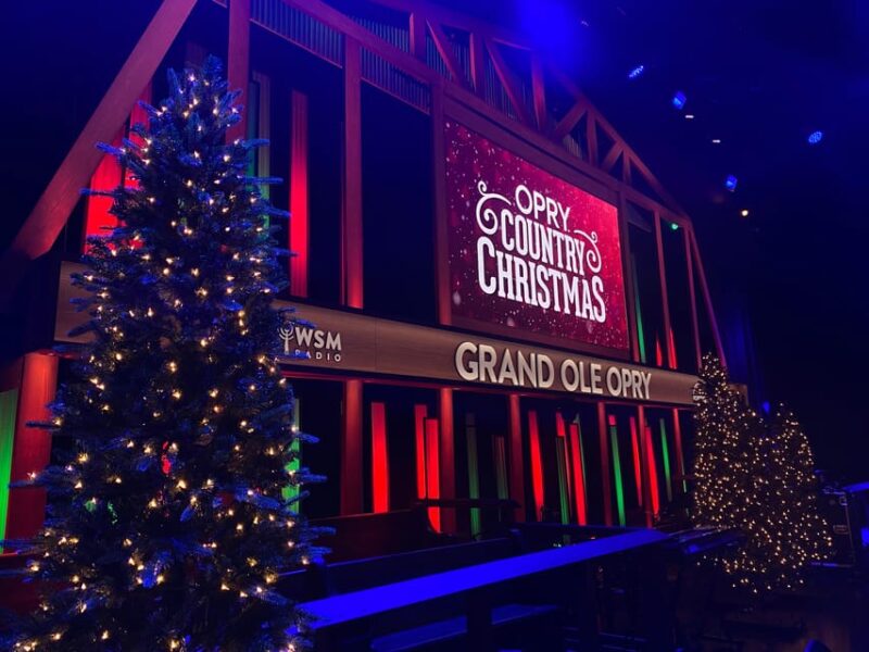 Nashville: Country Christmas Music Show at the Opry House - Key Points