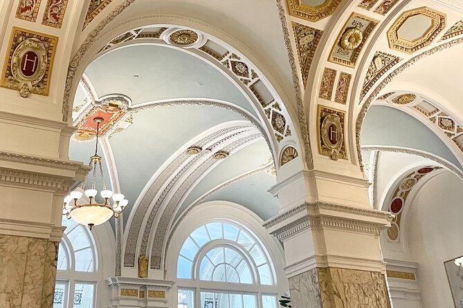 Nashville Craft Cocktails & Fine Dining Walking Tour - The Tour Experience