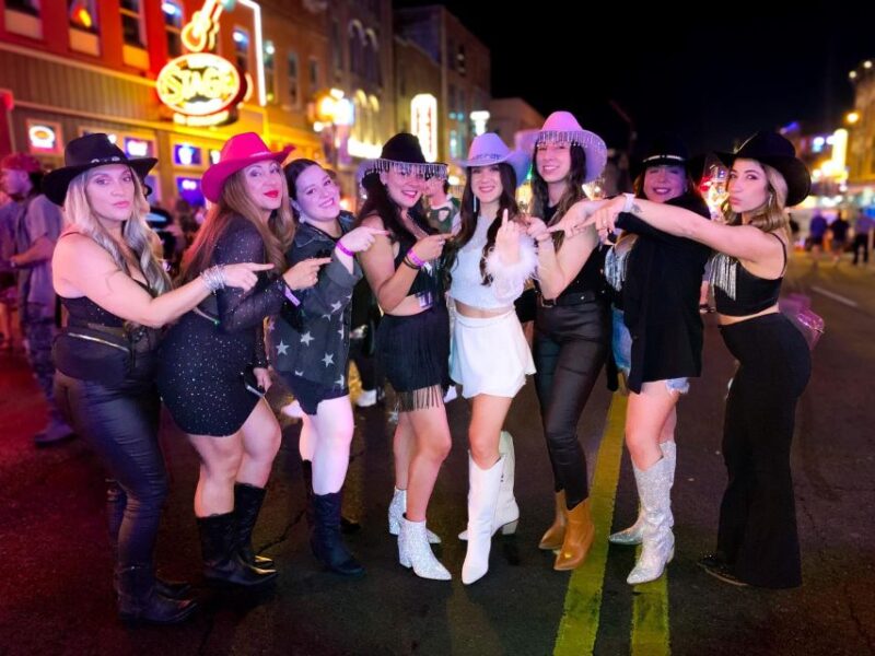 Nashville: Exclusive Entry and Special Offers VIP Bar Crawl - Who Will Love This Experience?