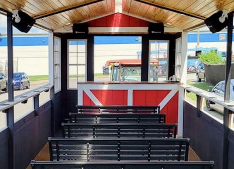 Nashville: Guided Hayride Tractor Ride and Sightseeing Tour - The Experience of a Tractor Ride