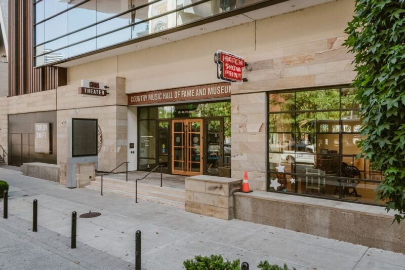 Nashville: Hop-on Hop-off Trolley Tour - Authentic Traveler Perspectives