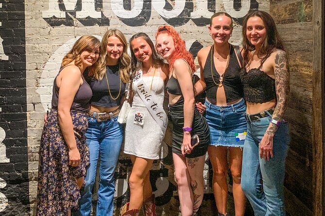 Nashville Live Music Bar Crawl with Local Venues & Drink Specials - The Experience of the Guides