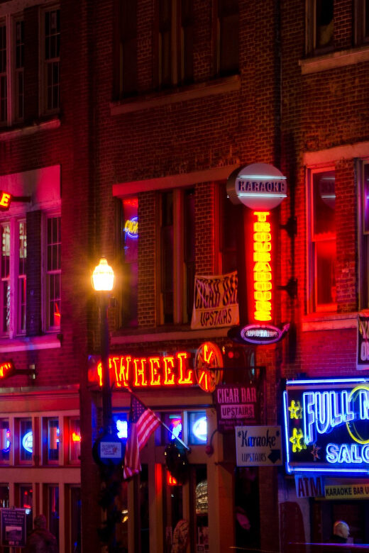 Nashville: Music History and Moonshine Pub Crawl - The Value and Practicality