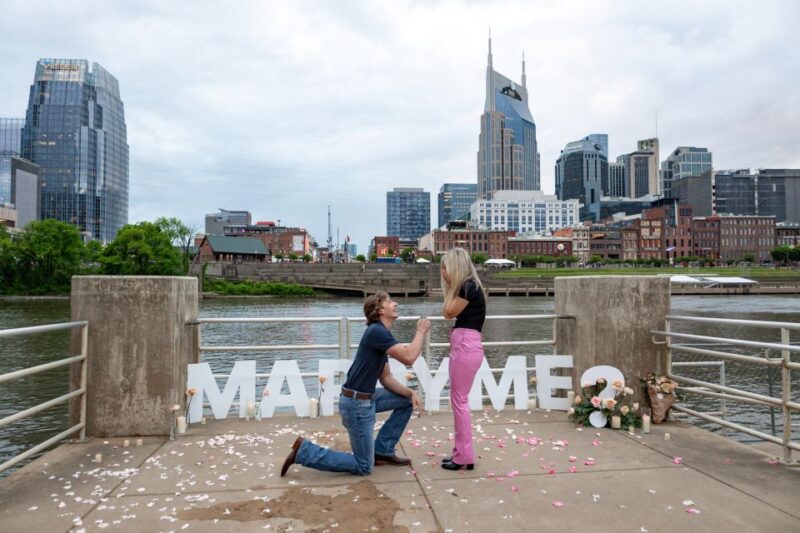 Nashville: Romantic Couples Photoshoot with Champagne - The Review Echo: Authentic Feedback