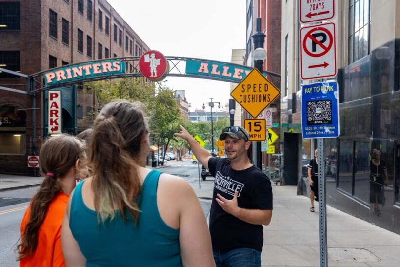 Nashville: The Ryman, Tootsies, Broadway, & Printer's Alley - Key Points