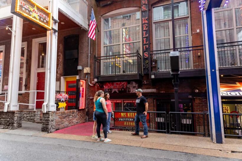 Nashville: The Ryman, Tootsies, Broadway, & Printer's Alley - The Experience: What You Can Expect