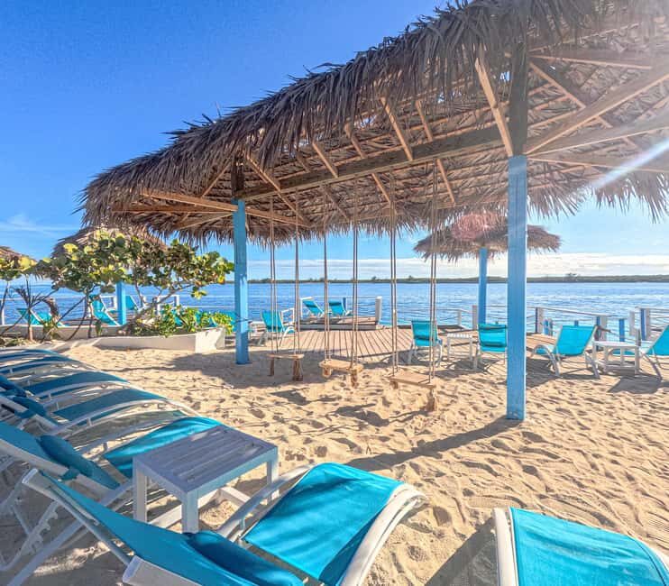 Nassau: Beach Day at SunCay incl. Lunch - Boat Tour - Key Points