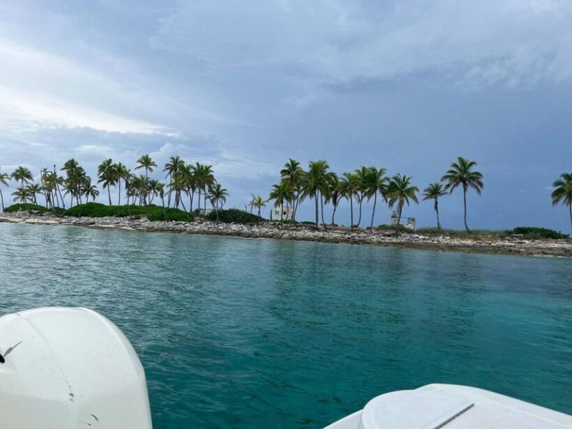 Nassau: Island Hopping Boat Trip with Lunch & Drinks - Who Should Consider This Tour?