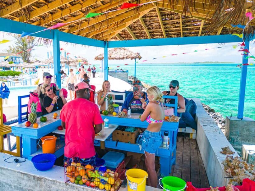 Nassau: SNUBA Diving Island Cruise with Bahamian Lunch - Itinerary in Detail — What to Expect