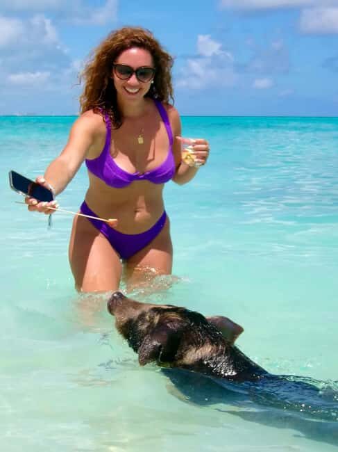 Nassau: Swimming Pigs and Private Beach Club Trip with Lunch - Key Points