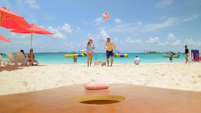 Nassau: Swimming Pigs, Snorkeling, Lunch, & Beach Boat Tour - Key Points