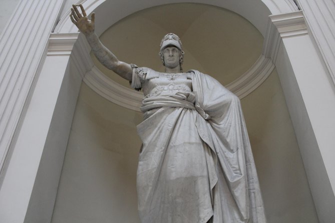 National Archaeological Museum of Naples - Getting to the National Archaeological Museum of Naples