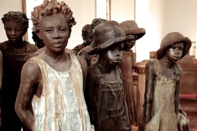 N’awlins Luxury: Laura, Oak Alley or Whitney Plantation Tour w/Transportation - Who Should Consider This Tour?