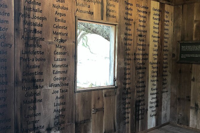 N’awlins Luxury: Laura, Oak Alley or Whitney Plantation Tour w/Transportation - FAQ