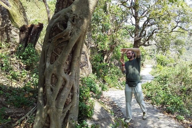 Neelkanth Temple Hike from Rishikesh: Forest Trail & Cave Visit - The Itinerary in Detail