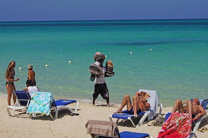 Negril 7 Mile Beach & Rick's Café Combo Tour from Montego Bay - Who Is This Tour Best For?