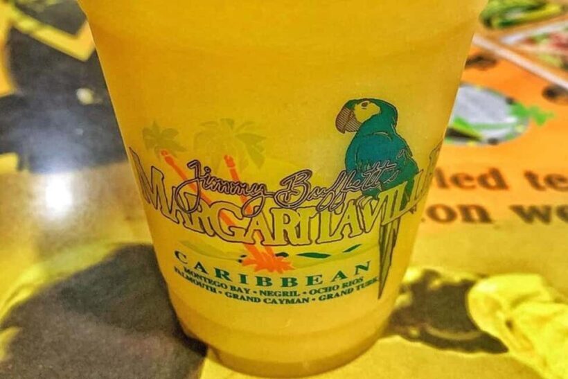 Negril: Epic Rick's Cafe & 7 Mile Beach Day Trip - Authentic Culture and Souvenir Shopping