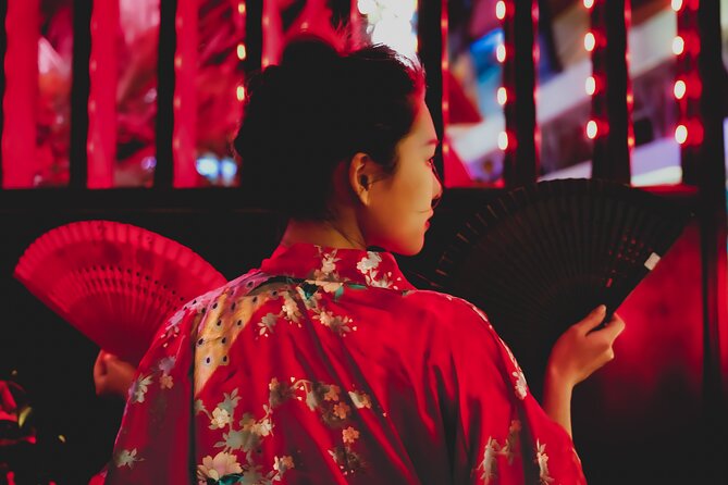 Neon Night Cyberpunk Photoshoot in Soho and the Banksy Tunnel - What Makes This Experience Stand Out?