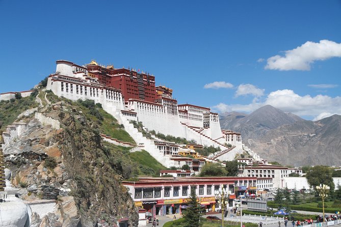 Nepal, Tibet & Bhutan tour start & end in Kathmandu, visit Lhasa, Paro & Thimpu - Key Points