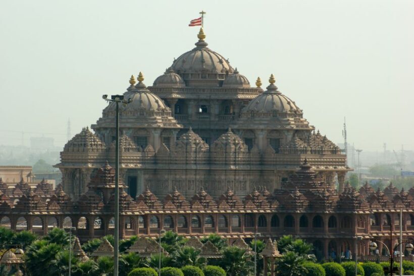 New Delhi: Akshardham Temple Tour with Water and Light Show - FAQs