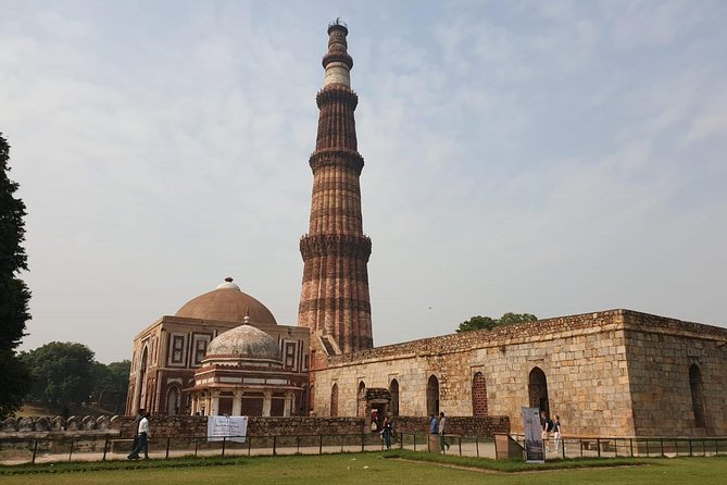 New Delhi and Old Delhi Private Tour 4-8 Hours - Customizable - What Makes This Tour Stand Out?